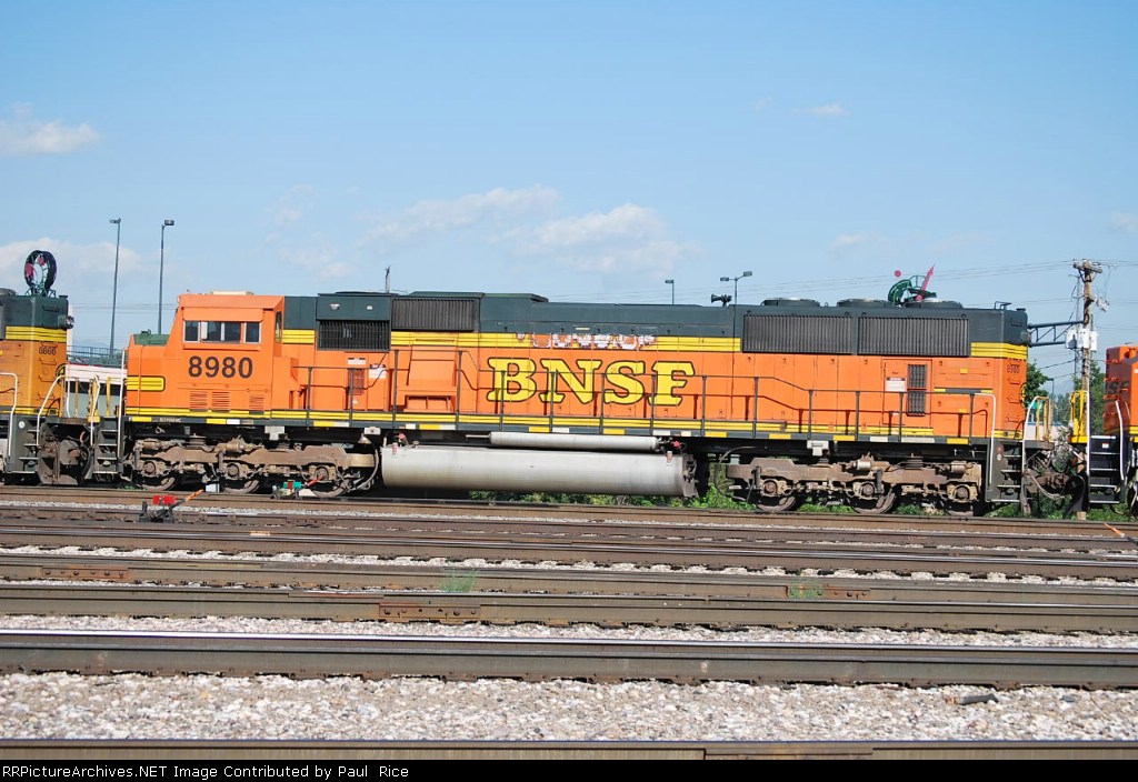 BNSF 8980